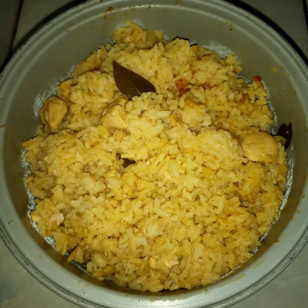 Resep Nasi Kari Ayam Rice Cooker Sederhana Rumahan di Yummy App