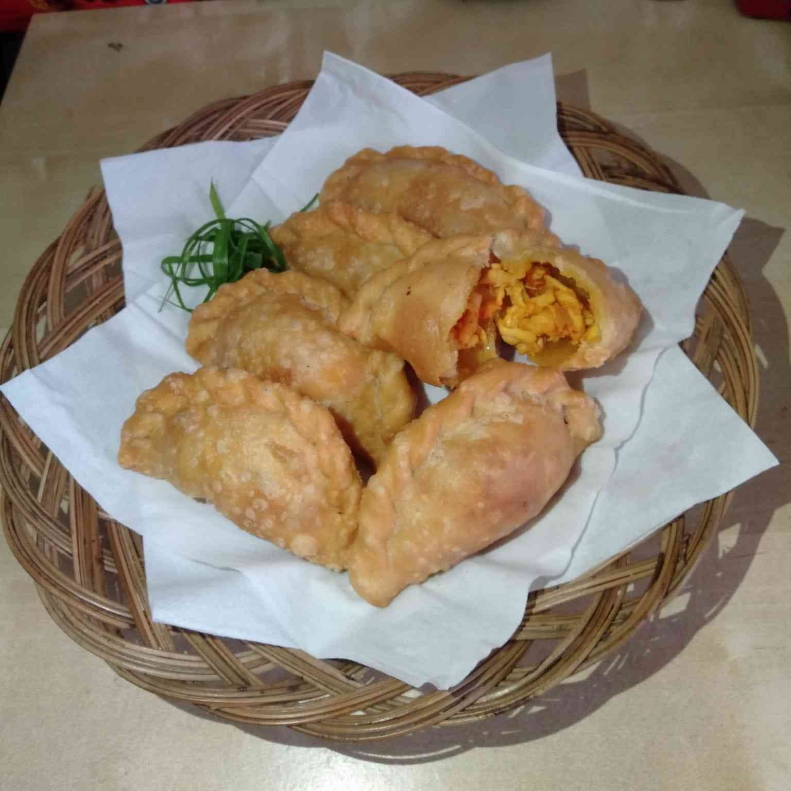 Resep Pastel Isi Ayam Sederhana Rumahan di Yummy App