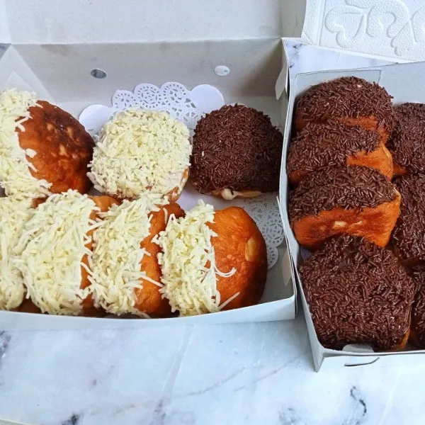 Resep Donat Kentang Topping Keju Gondrong Sederhana Rumahan di Yummy App