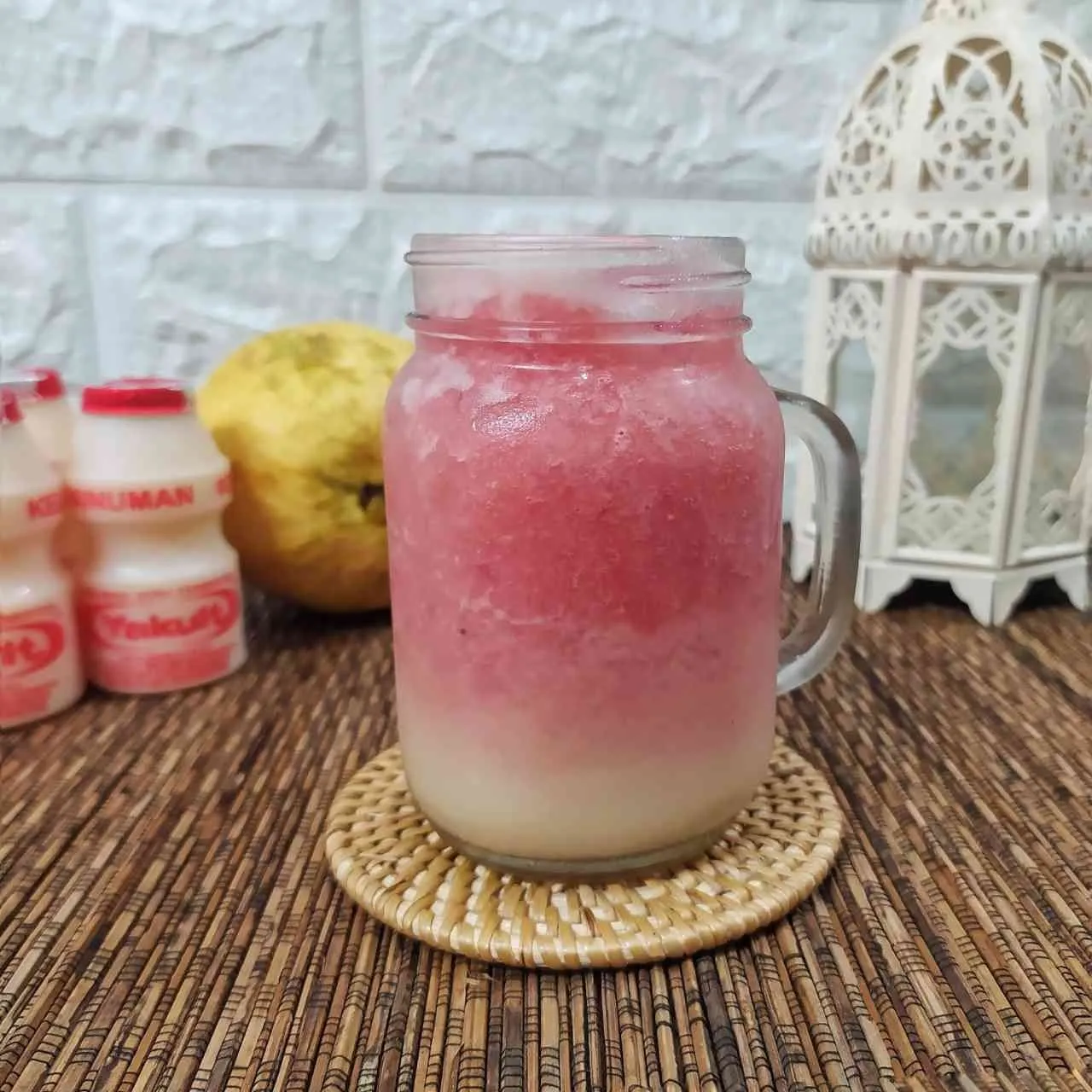 Resep Jus Jambu Merah Yakult Sederhana Rumahan di Yummy App