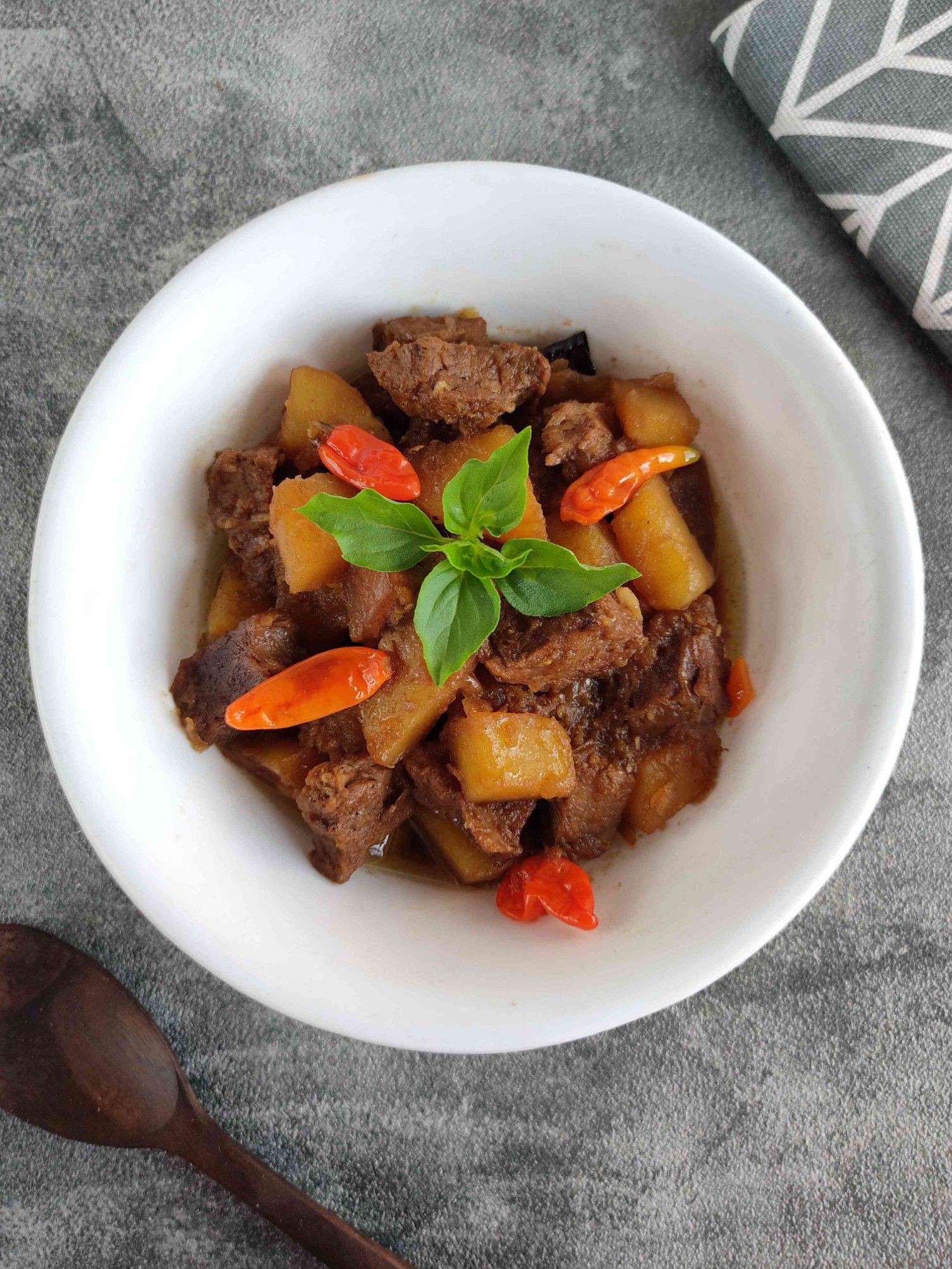 Resep Semur Daging dan Kentang Sederhana Rumahan di Yummy App
