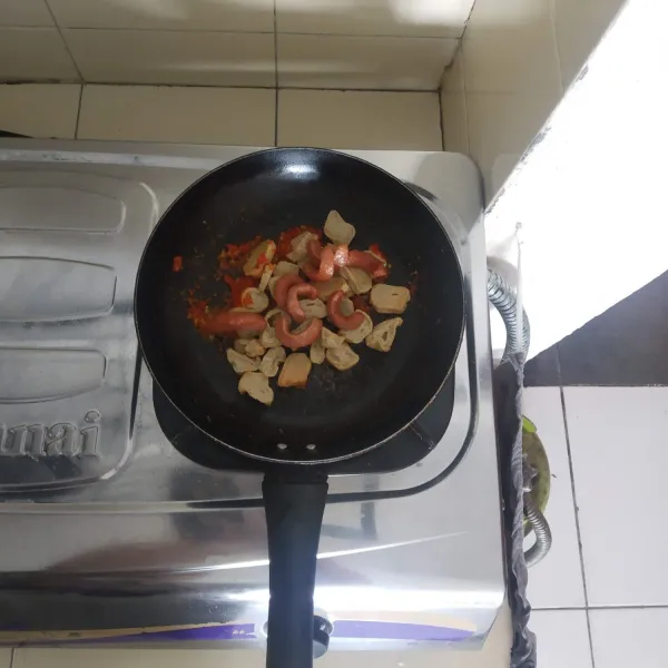 Resep Balado Sosis dan Otak - Otak Sederhana Rumahan di Yummy App