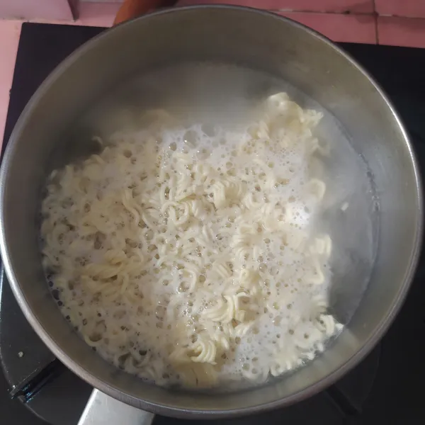 Resep Takoyaki Mie Lada Hitam #JagoMasakPeriode4Week7 Sederhana Rumahan ...