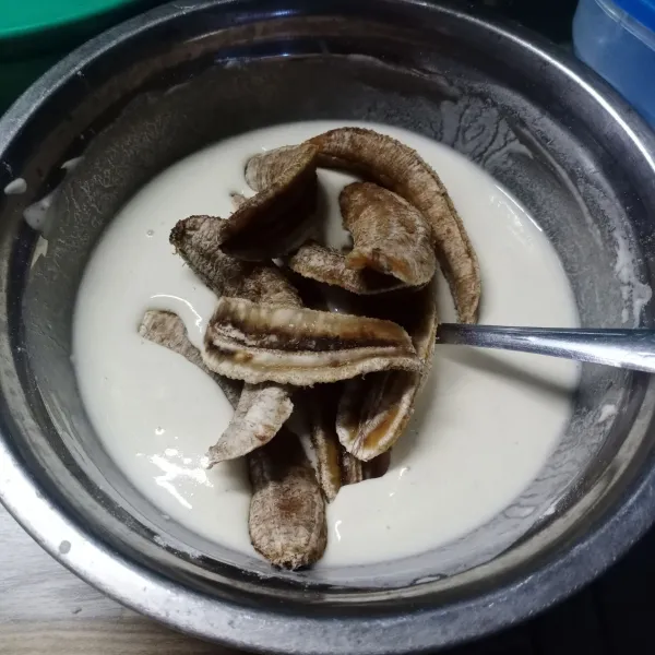 Resep Dampo Pisang khas Bugis Sederhana Rumahan di Yummy App