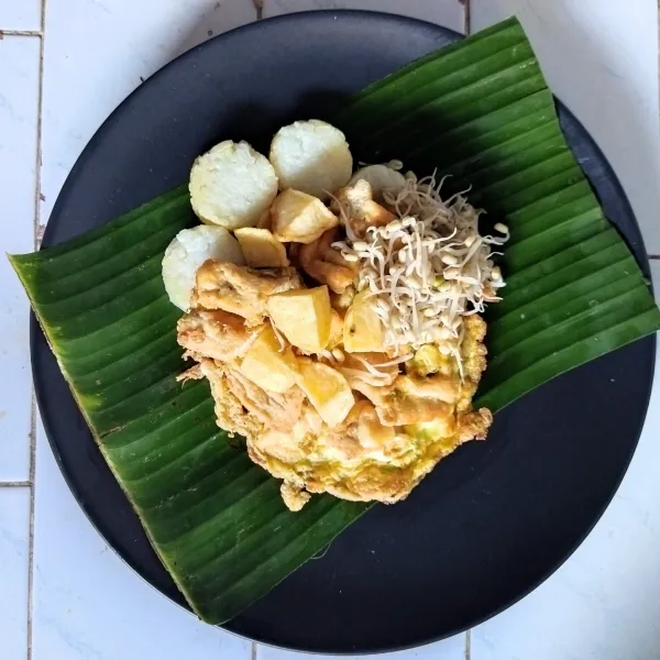 Resep Lontong Tahu Tek khas Surabaya Sederhana Rumahan di Yummy App