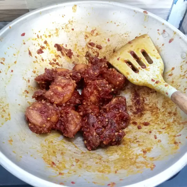 Resep Ayam Goreng Merah Sederhana Rumahan di Yummy App