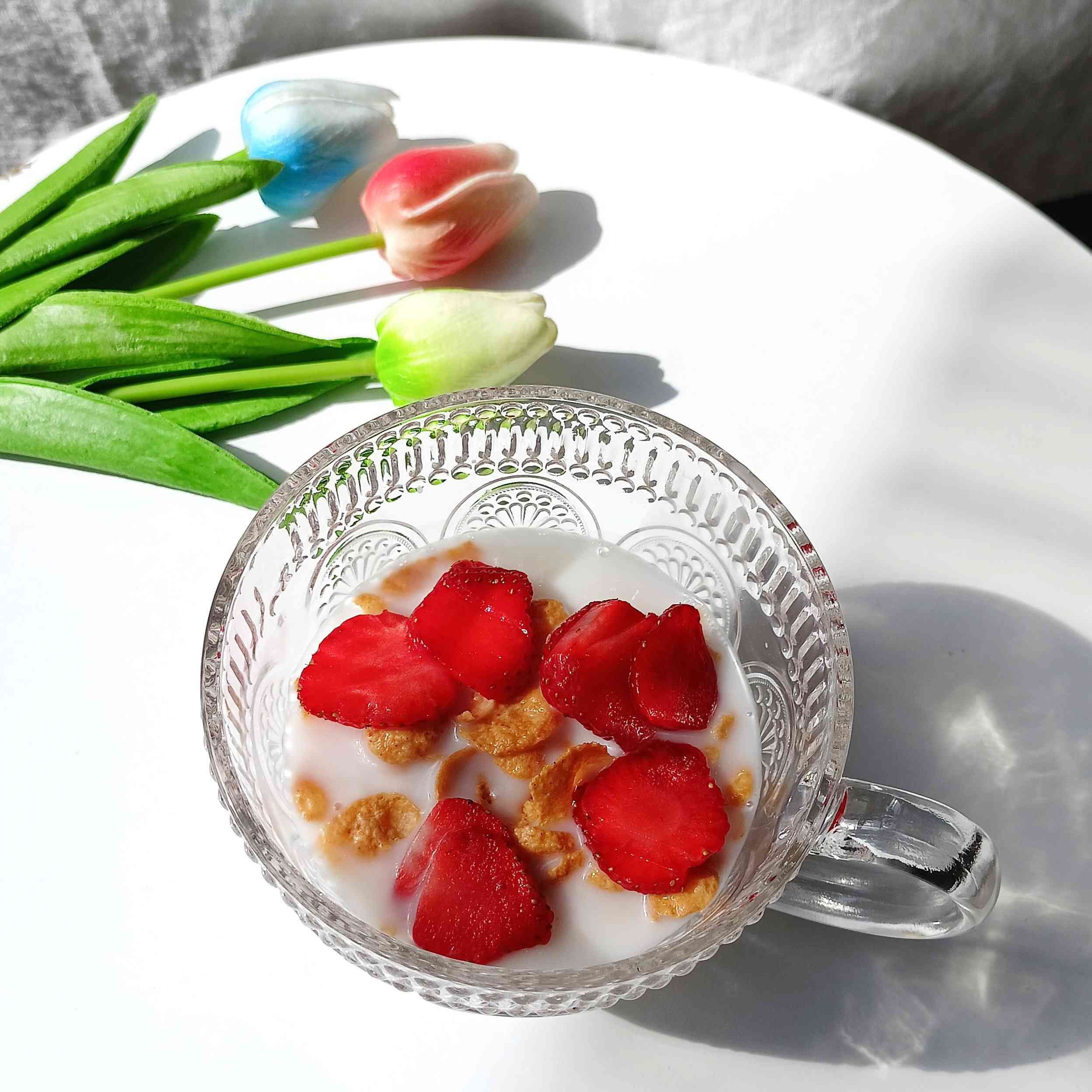 Resep Strawberry Cornflakes Sederhana Rumahan di Yummy App