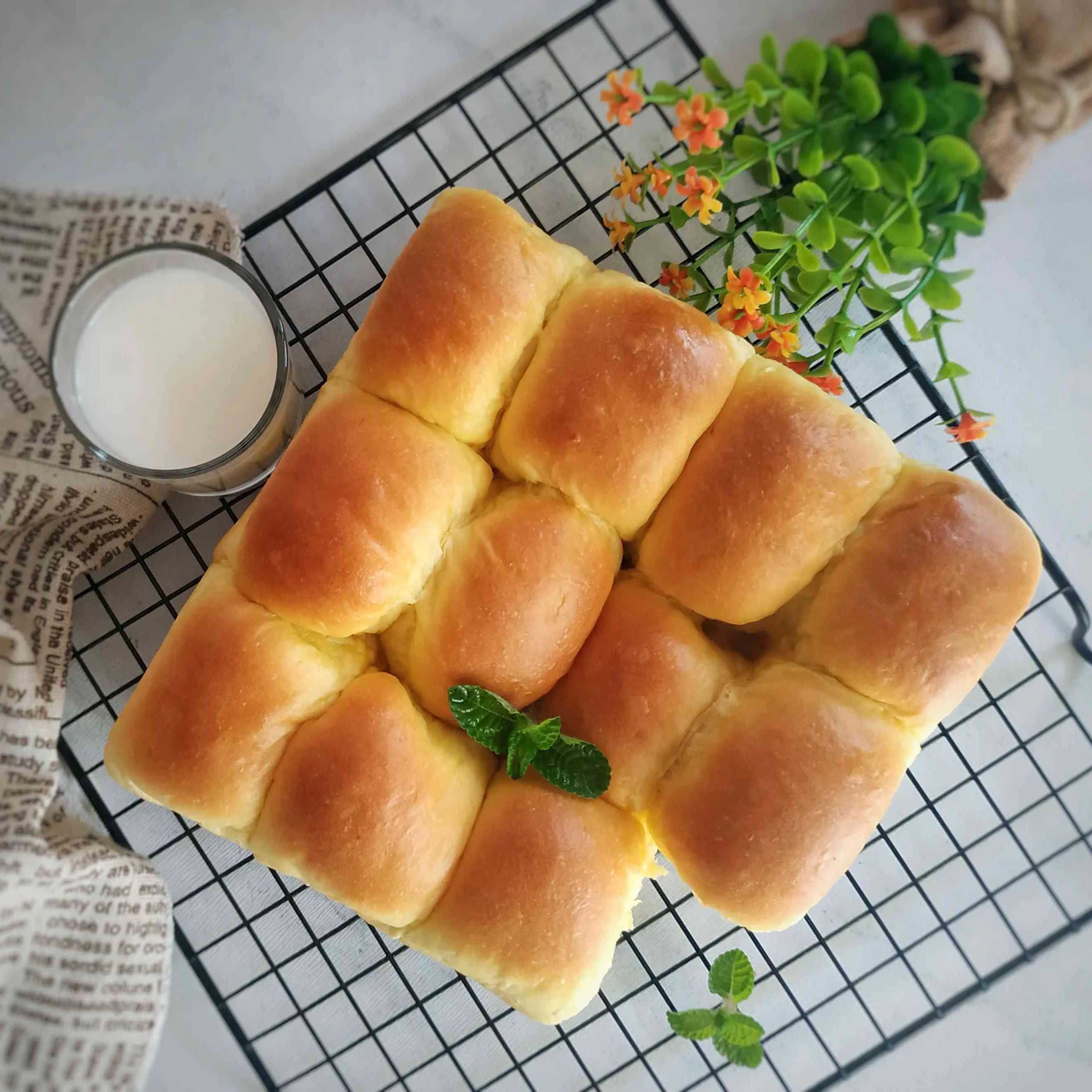Resep Roti Labu Isi Selai Strawberry Sederhana Rumahan di Yummy App