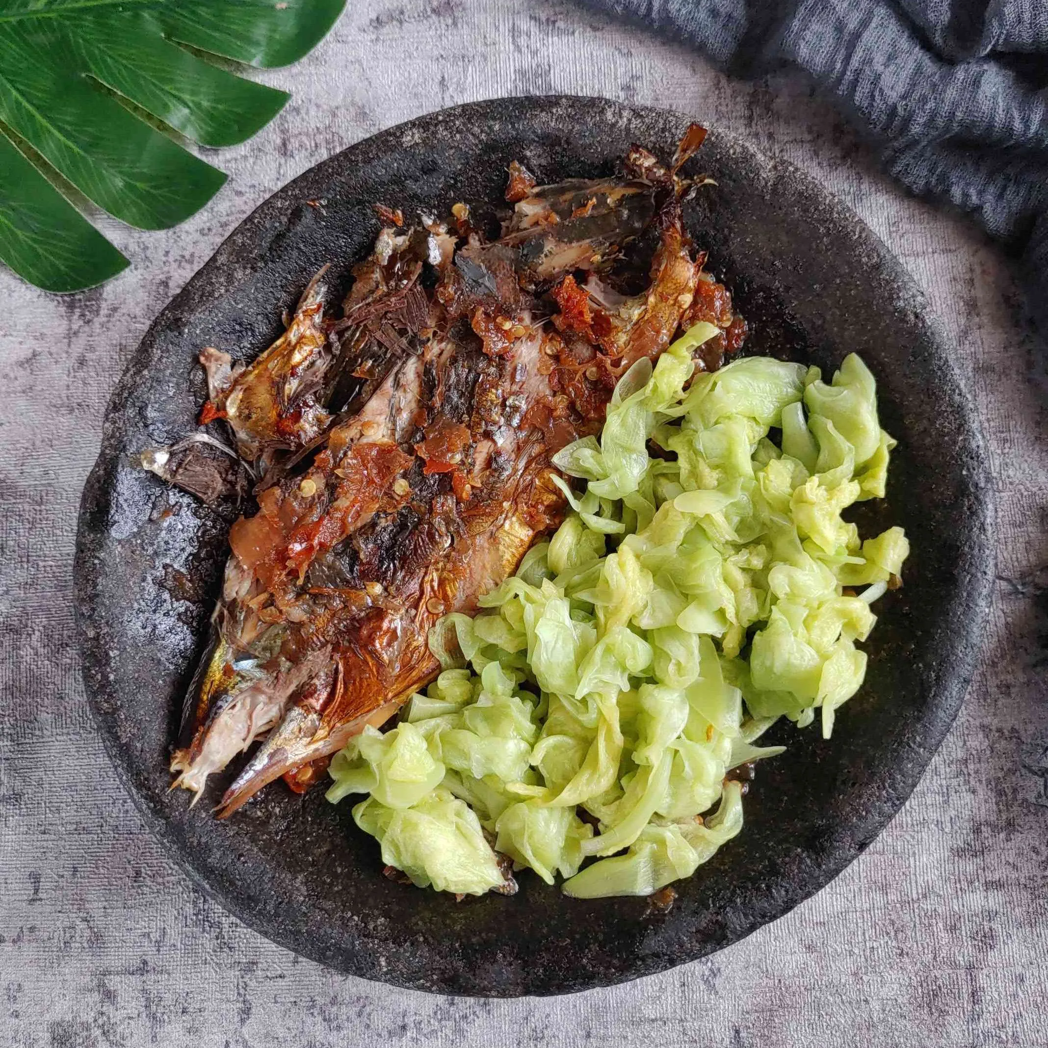 Resep Penyetan Ikan Asap Dan Bunga Turi Sederhana Rumahan Di Yummy App