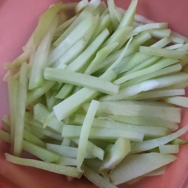 Resep Tumis Labu Siam Wortel Bakso Sederhana Rumahan di Yummy App