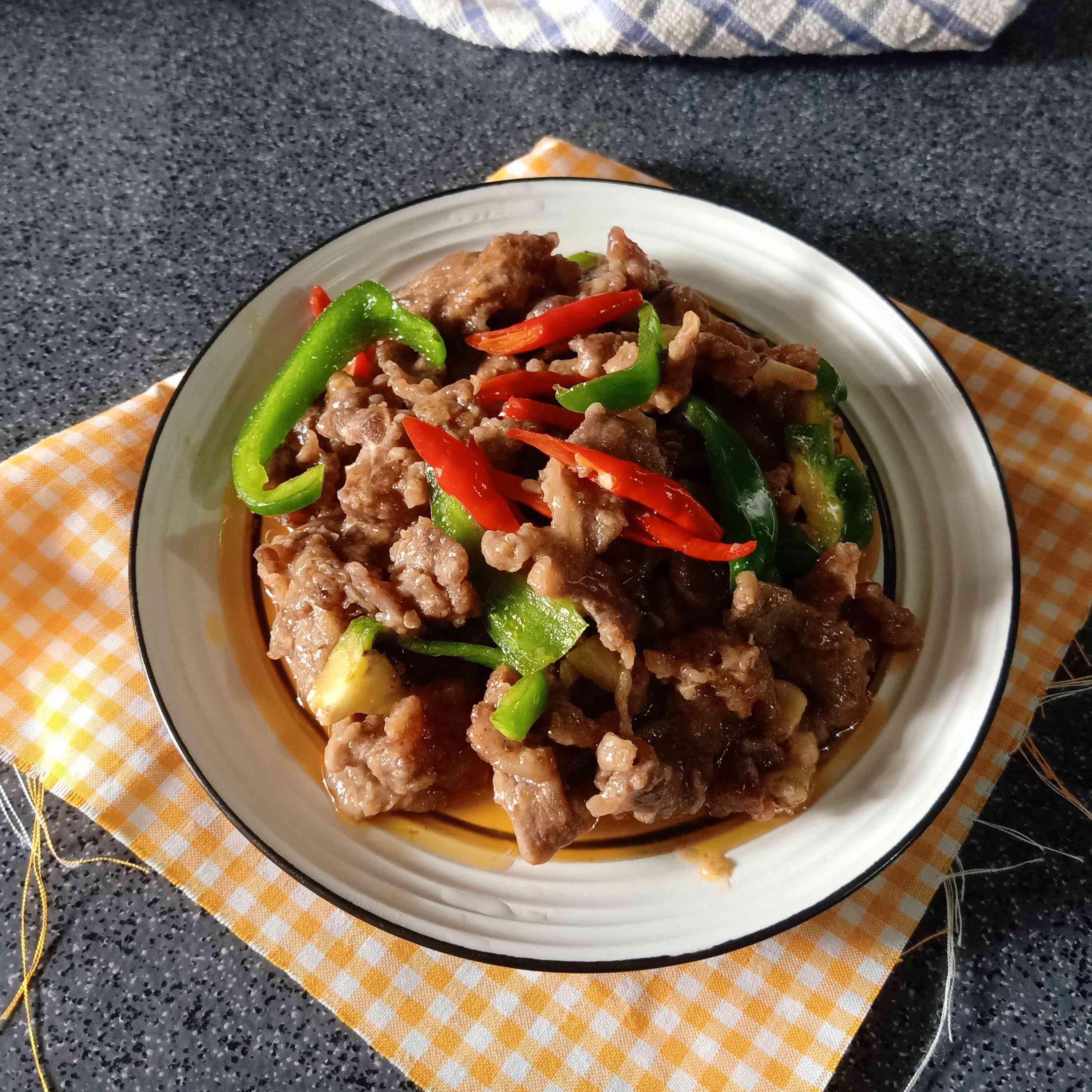 Resep Beef slice paprika Sederhana Rumahan di Yummy App