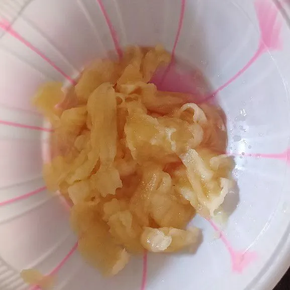 Resep Es Garbis Selasih Sederhana Rumahan di Yummy App