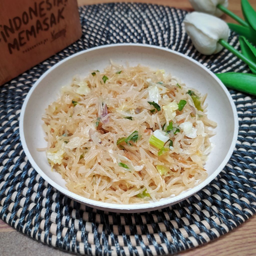 Resep Mi Goreng Bihun Kubis Sederhana Rumahan di Yummy App