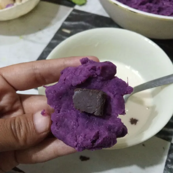 Resep Bola Ubi Ungu Lumer Sederhana Rumahan di Yummy App