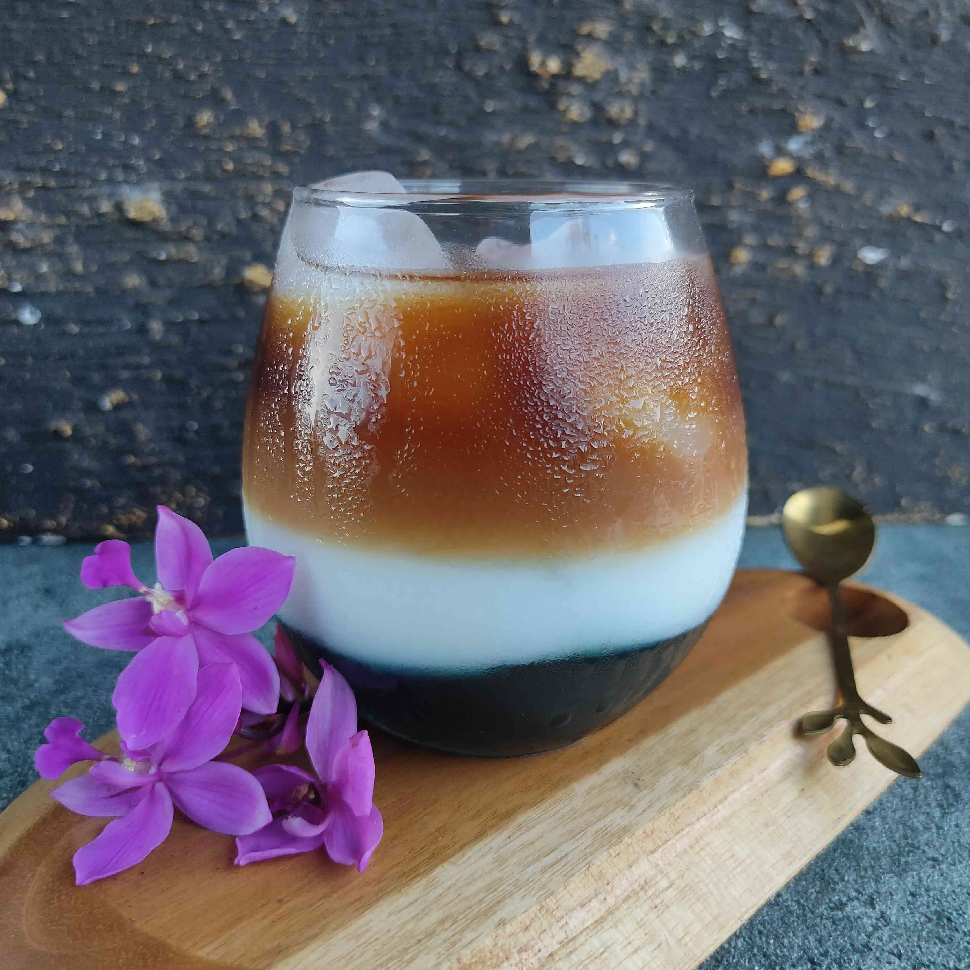 Resep Butterfly Pea Coffee Latte Sederhana Rumahan di Yummy App