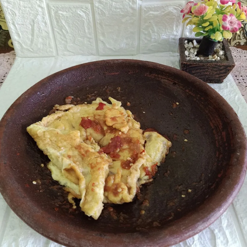 Resep Telur Dadar Geprek Sederhana Rumahan Di Yummy App