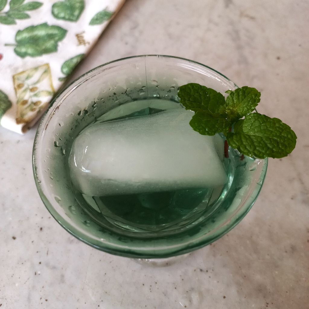 Resep Es Daun Mint Bunga Telang Sederhana Rumahan dari andrenia giawati