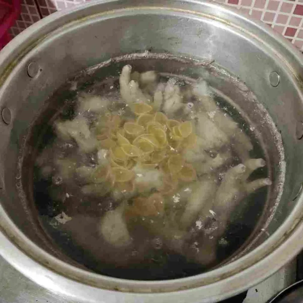 Resep Sop Ayam dan Ceker Sederhana Rumahan di Yummy App