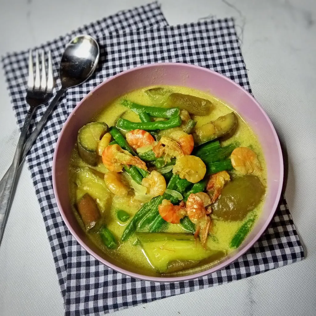 Resep Sayur Santan Terong Kacang Panjang Sederhana Rumahan di Yummy App