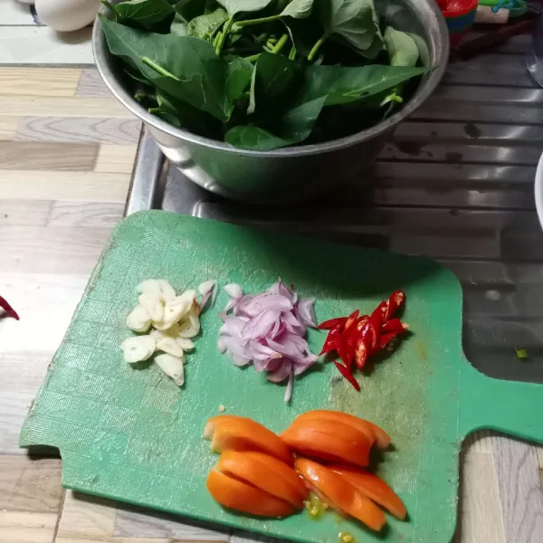 Resep Tumis Kangkung Saus Tiram Sederhana Rumahan Di Yummy App