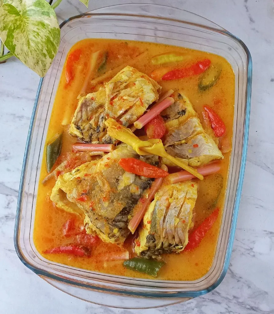 Resep Ikan Masak Asam Pedas Kecombrang Sederhana Rumahan dari Wini Yulita