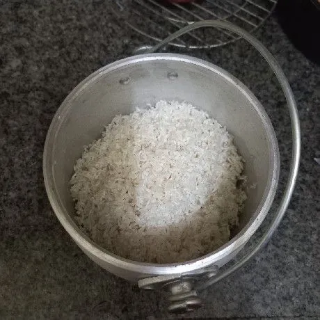 Resep Nasi Liwet Masak Kastrol Sederhana Rumahan di Yummy App