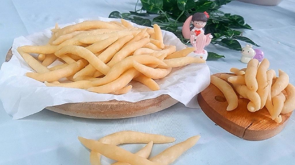 Resep Kue Gabus Keju cuma pakai 1 Telur Sederhana Rumahan di Yummy App