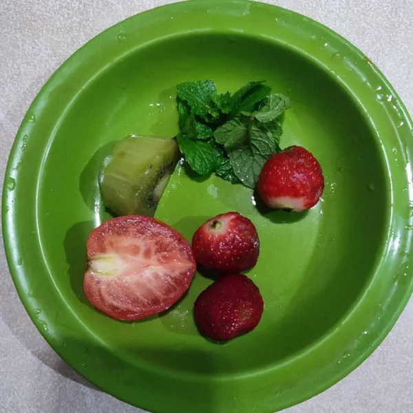 Resep Smoothies Kiwi Tomat Strawberry Smoothiessobatyummy Sederhana