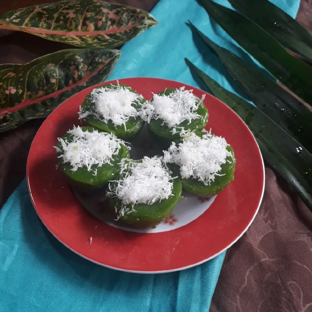 Resep Kue Lumpang Hijau Sederhana Rumahan di Yummy App