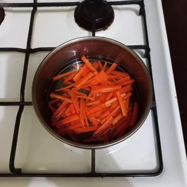 Resep Ayam Wortel Kecap Manis Sederhana Rumahan di Yummy App