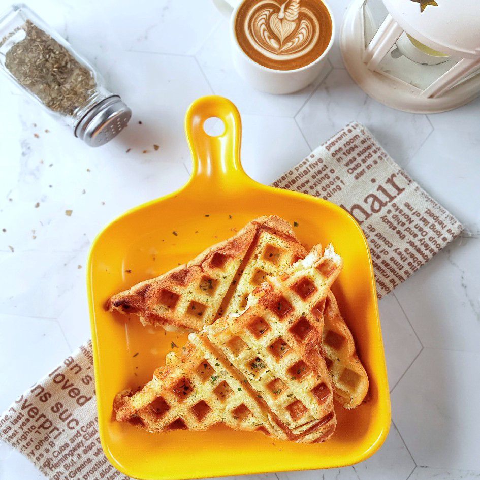Resep Triangle Waffle Garlic Toast Sederhana Rumahan di Yummy App