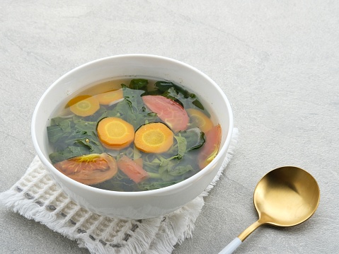 5 Resep Sayur Bening Sederhana yang Enak dan Sehat