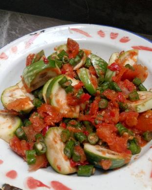 15 Makanan Khas Lombok yang Terkenal Enak, Rempahnya Terasa