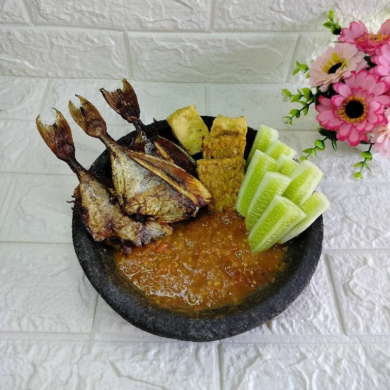 Resep Penyetan Ikan Togek Asap Sederhana Rumahan Di Yummy App