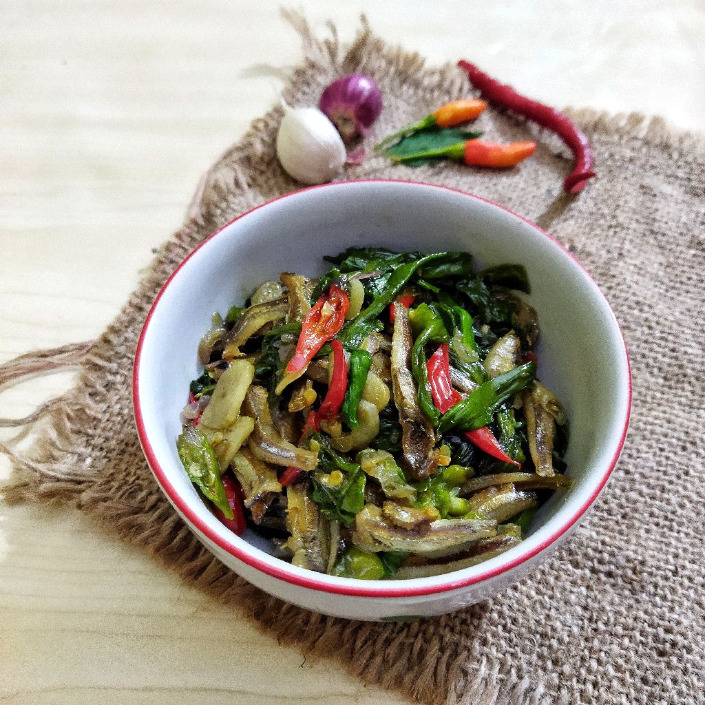 Resep Tumis Teri Dan Daun Genjer Sederhana Rumahan di Yummy App