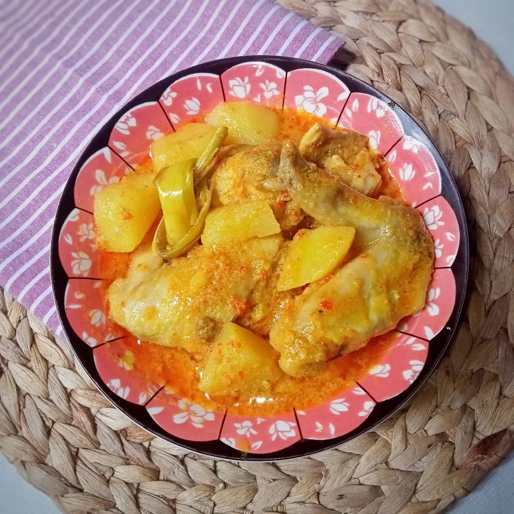 Resep Gulai Ayam Kentang Sederhana Rumahan di Yummy App