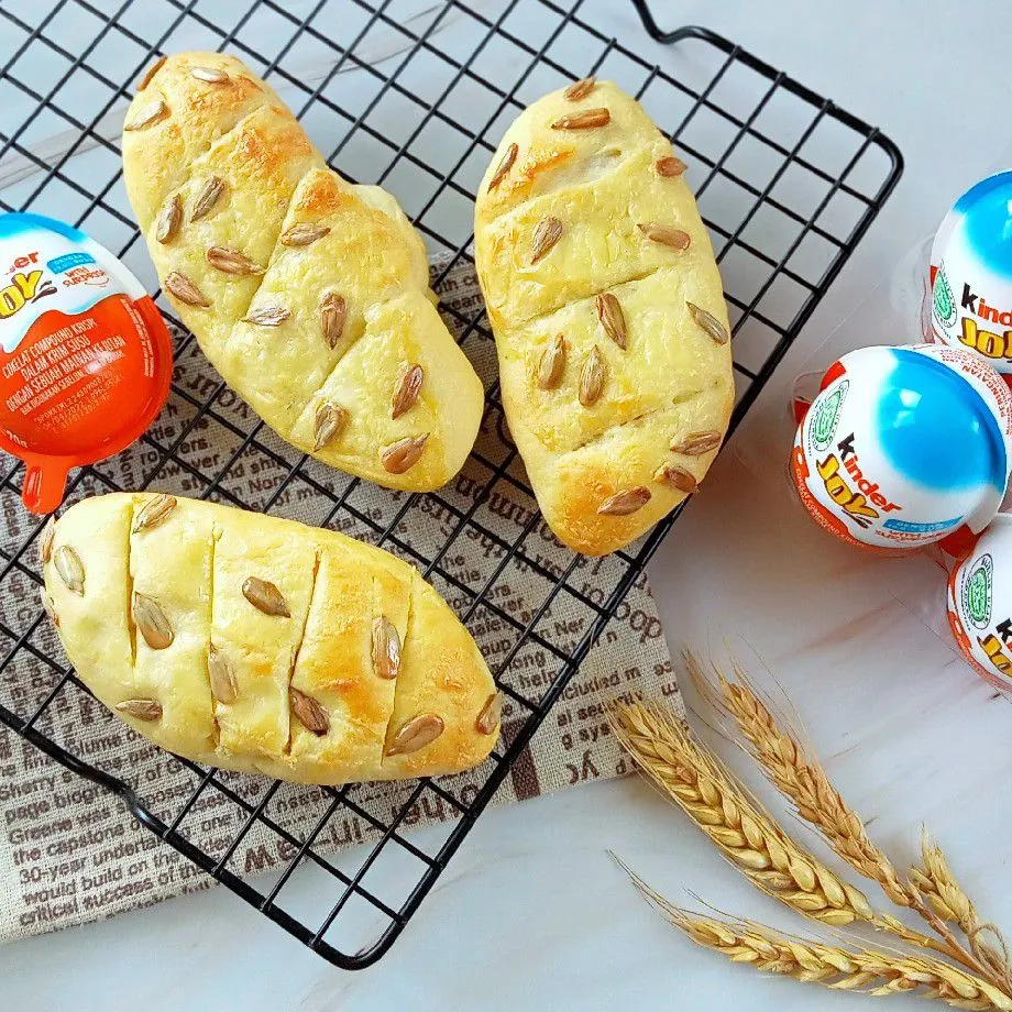 Resep Sunflower Kinder Bread Sederhana Rumahan di Yummy App