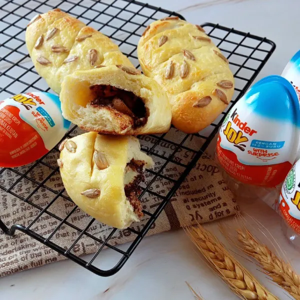 Resep Sunflower Kinder Bread Sederhana Rumahan di Yummy App