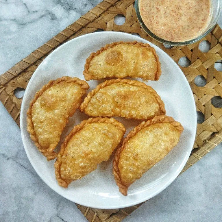 Resep Pastel Isi Bihun Telur Sederhana Rumahan di Yummy App