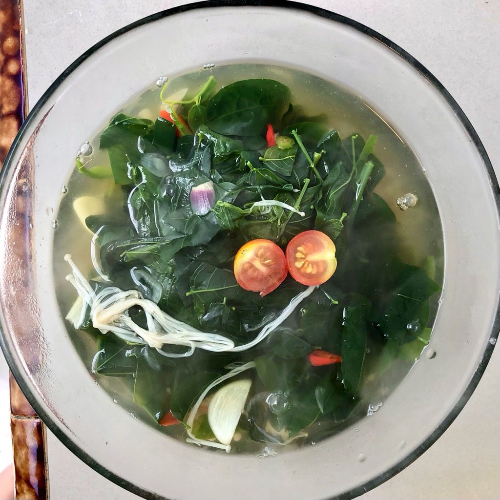 Resep Bening Enoki dan Daun Katu Sederhana Rumahan di Yummy App