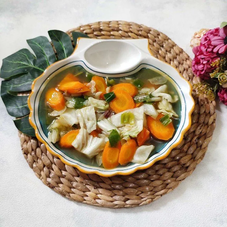Resep Sayur Kuah Kol dan Wortel Sederhana Rumahan di Yummy App
