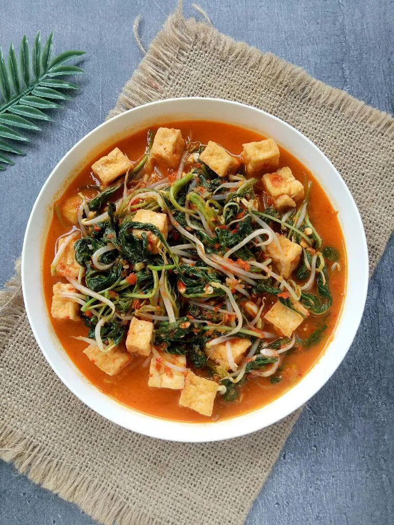 Resep Tauge Bayam Tahu Tumis Terasi Sederhana Rumahan di Yummy App