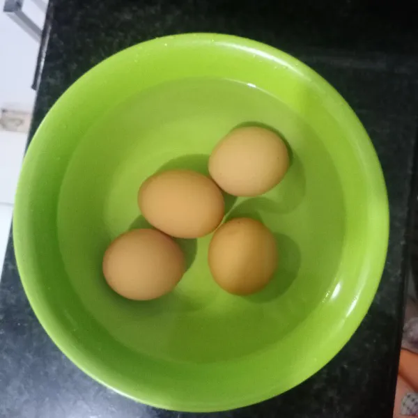 Resep Tips Mengupas Telur Rebus Sederhana Rumahan di Yummy App