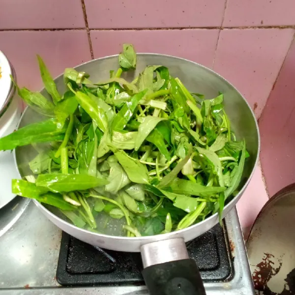 Resep Petis Kangkung Sederhana Rumahan di Yummy App Resep Petis Kangkung Sederhana Rumahan di Yummy App