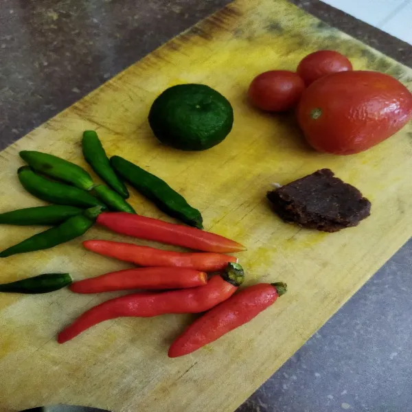 Resep Sambel Dadak Sunda Sederhana Rumahan di Yummy App Resep Sambel Dadak Sunda Sederhana Rumahan di Yummy App