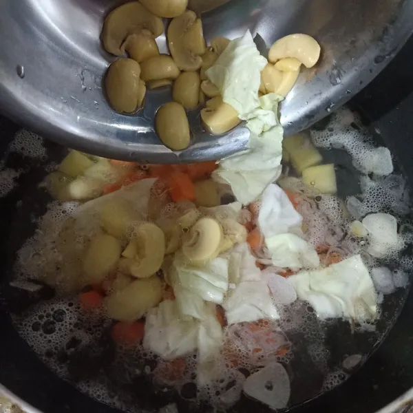 Resep Sop Jamur Kancing Sederhana Rumahan Di Yummy App