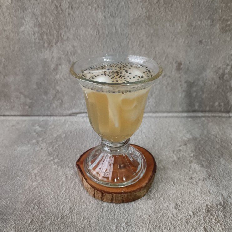 Resep Air Kelapa Madu Selasih Sederhana Rumahan di Yummy App