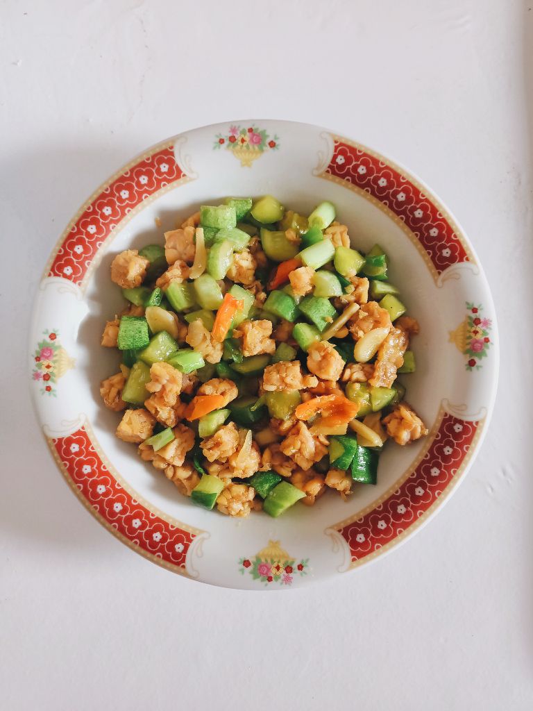 Resep Tumis Timun Tempe Sederhana Rumahan di Yummy App