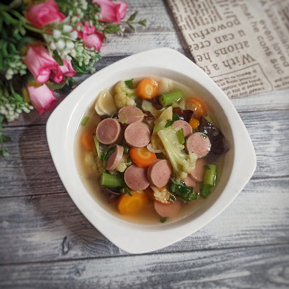Resep Sup Bunga Kol Sosis Jamur Kuping Sederhana Rumahan di Yummy App