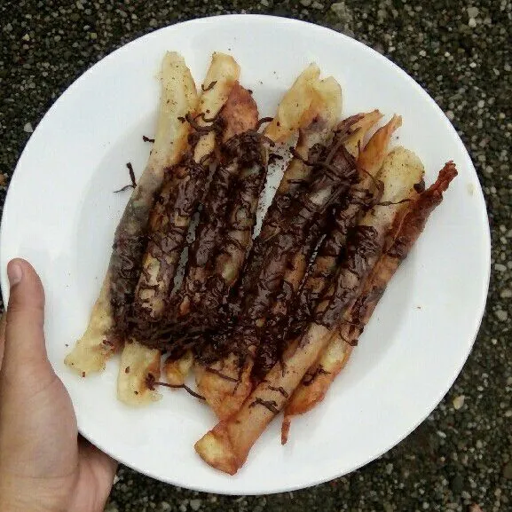 Resep Choco Banana Crunchy Spring Roll Sederhana Rumahan di Yummy App
